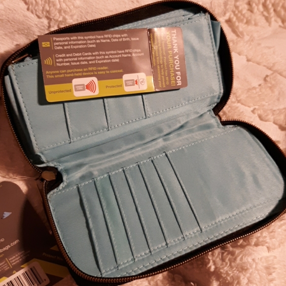 Travelon | Accessories | Travelon Security Wallet | Poshmark